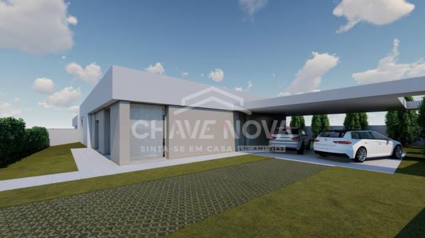 Moradia T4 em Construção
