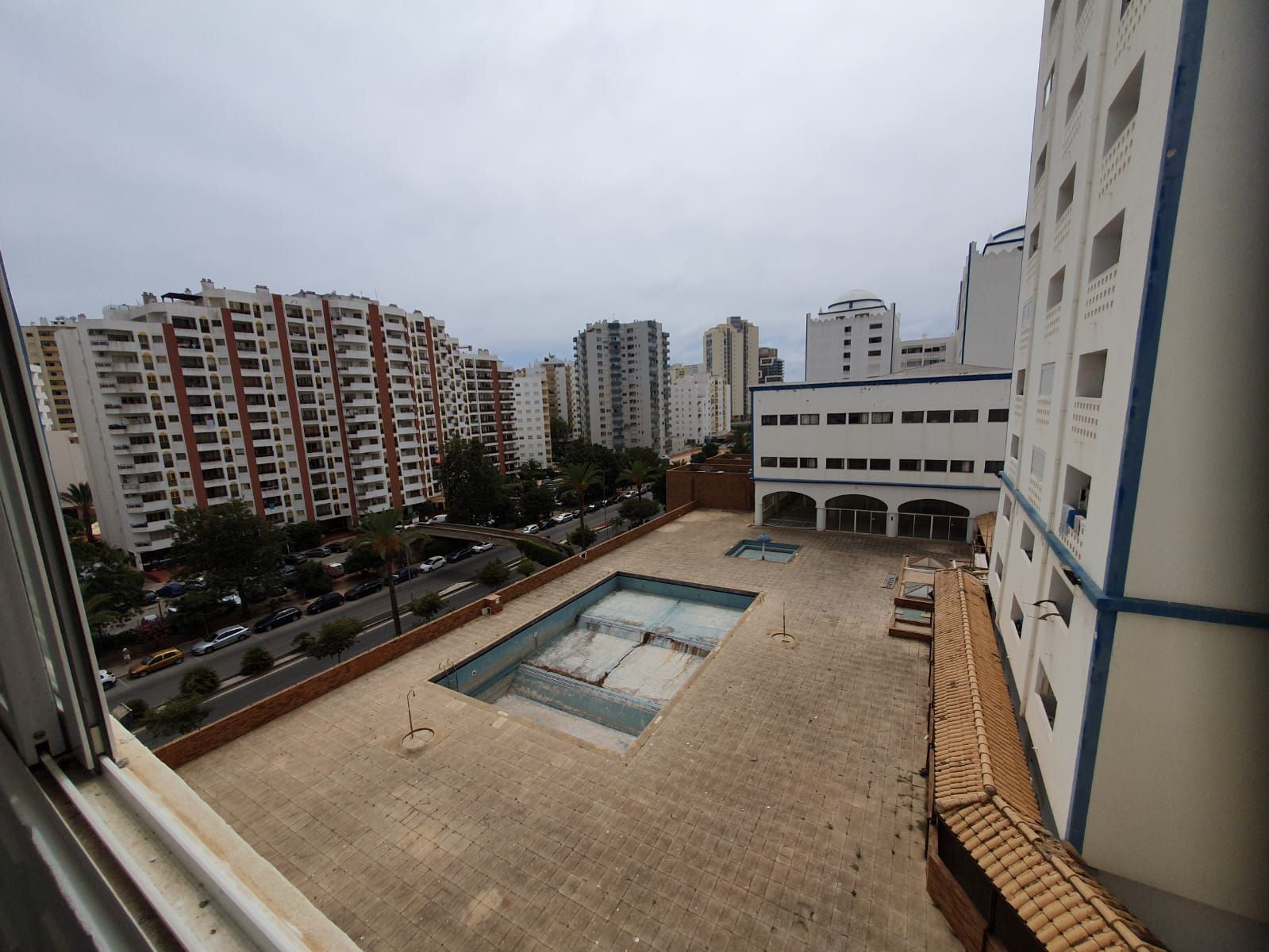 T1 Renovado na Praia da Rocha – A 2 Minutos da Praia!